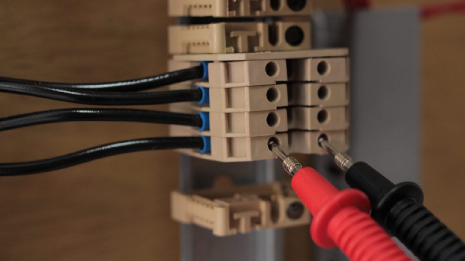 Borne: 3 Motivos para usá-los em seu painel. - Sala da Elétrica