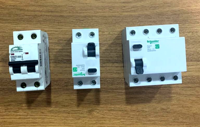 Disjuntor vs Fusível: Qual é a Diferença